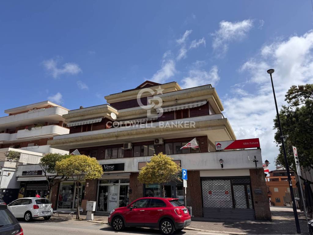 Vendita Appartamento in via Roma 30. Pomezia. Buono stato, secondo ...