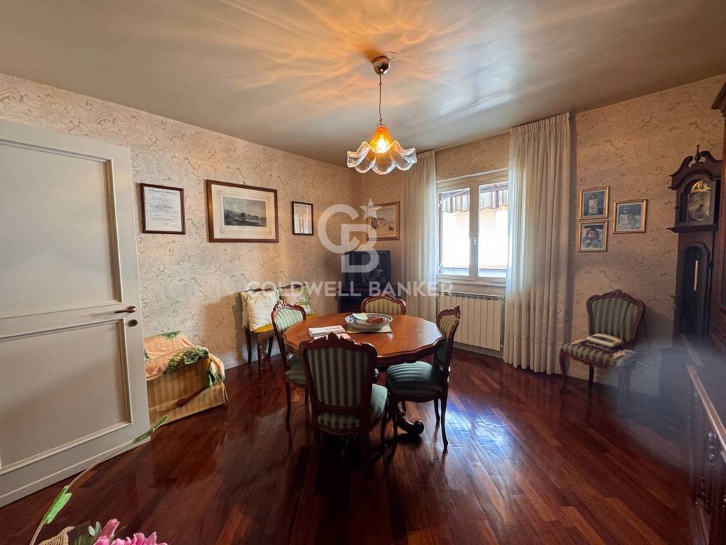 Vendita Appartamento in via Roma 30. Pomezia. Buono stato, secondo ...