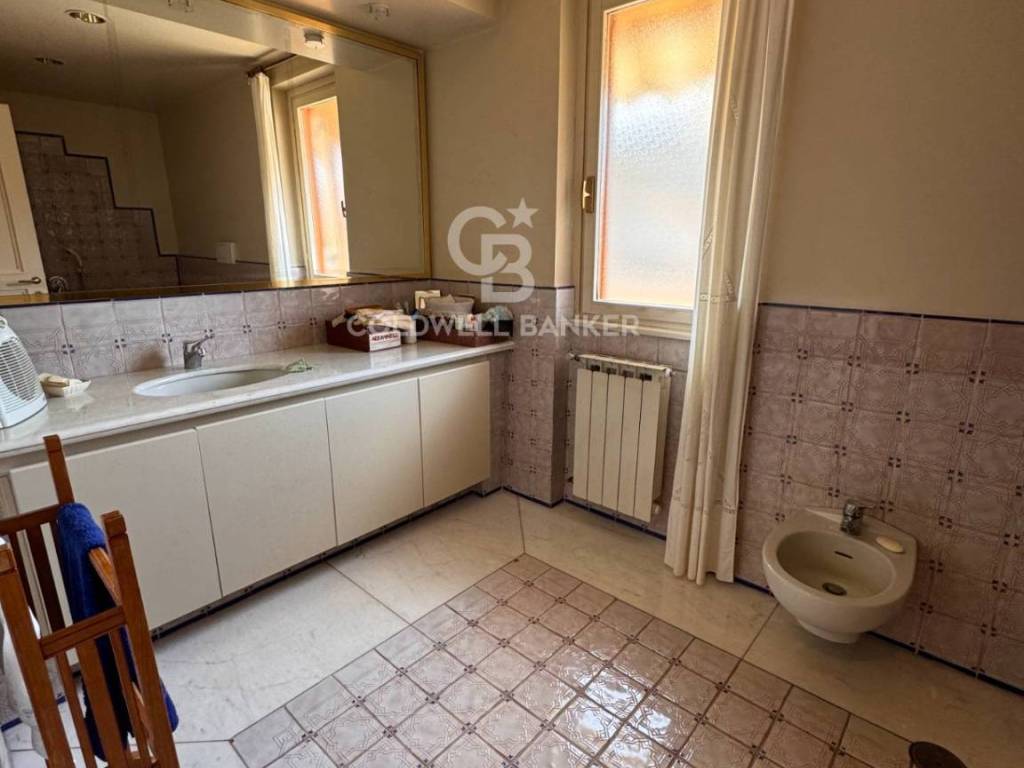 Vendita Appartamento in via Roma 30. Pomezia. Buono stato, secondo ...