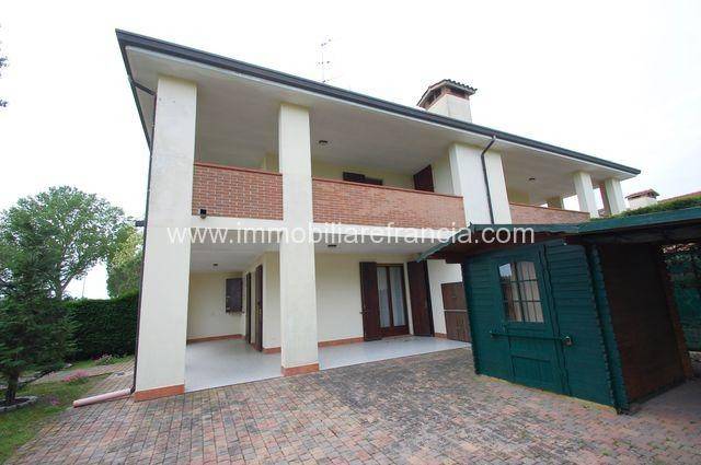 Vendita Villa bifamiliare in via Valle Bertuzzi Comacchio. Ottimo stato ...