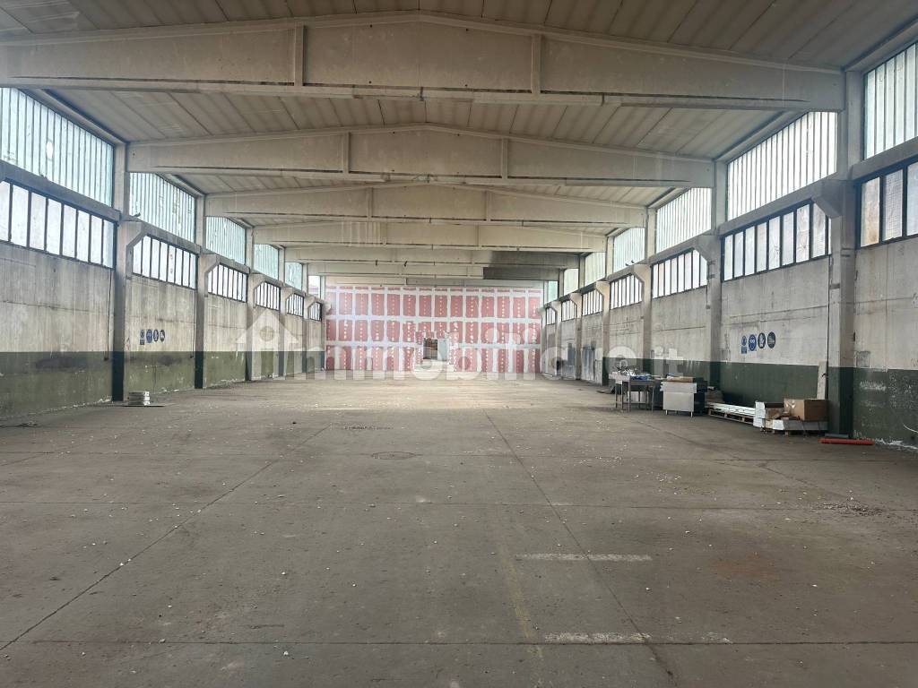 Capannone via Marcantonio Parenti, Modena, Rif. 120336814 - Immobiliare.it