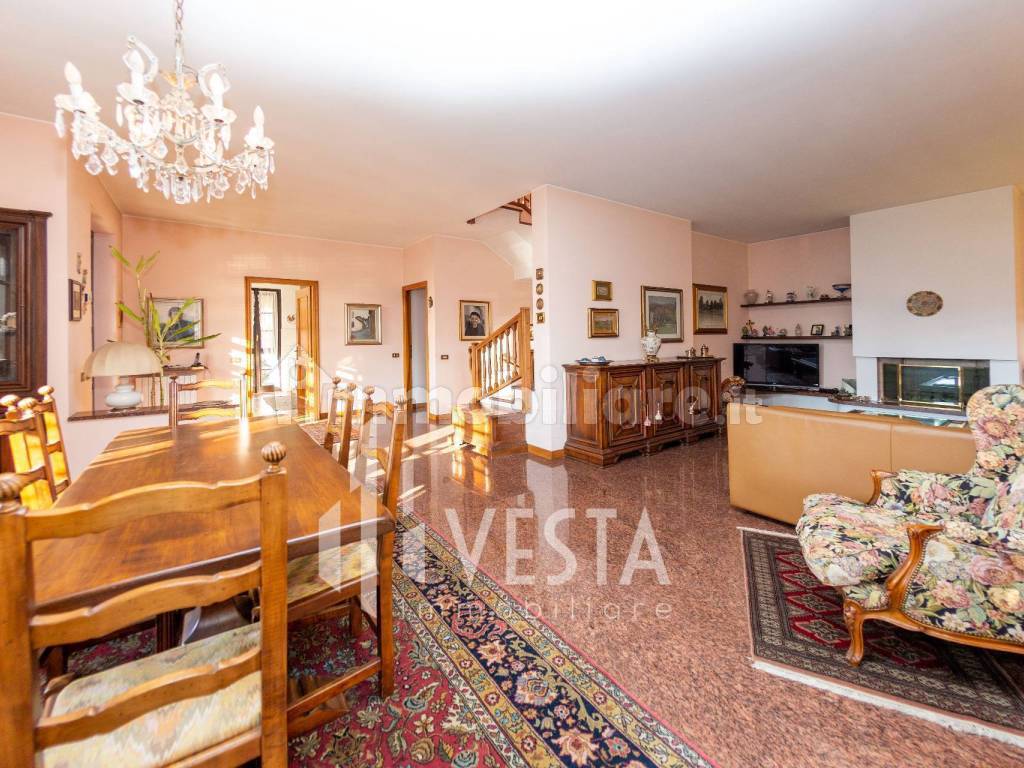 Vendita Villa unifamiliare in via Thomas Alva Edison Osnago. Buono ...