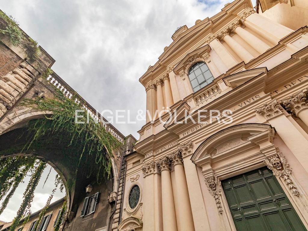 Vendita Appartamento in piazza de' Ricci. Roma. Buono stato, terzo ...