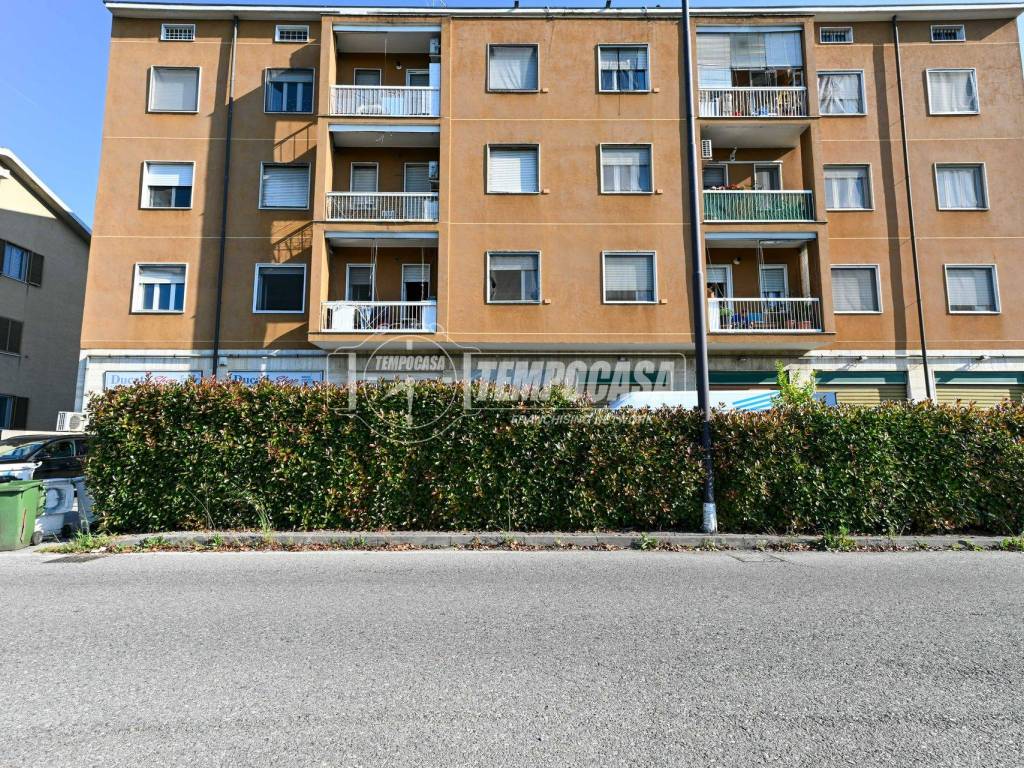 Vendita Appartamento Segrate. Trilocale in via rivoltana 40. Ottimo ...