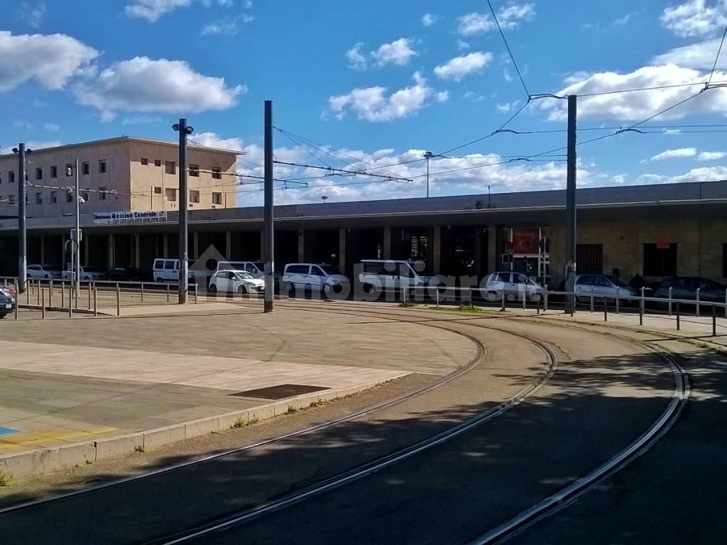 Garage via Torino, Messina, Ref. 120404906 - Immobiliare.it