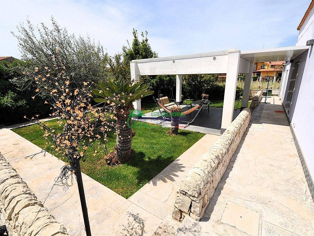 Vendita Villa unifamiliare in via San Curato d'Ars Ragusa. Ottimo stato ...