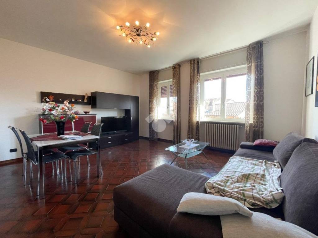 Vendita Appartamento Arcisate. Trilocale in via Riazzo 7. Buono stato ...