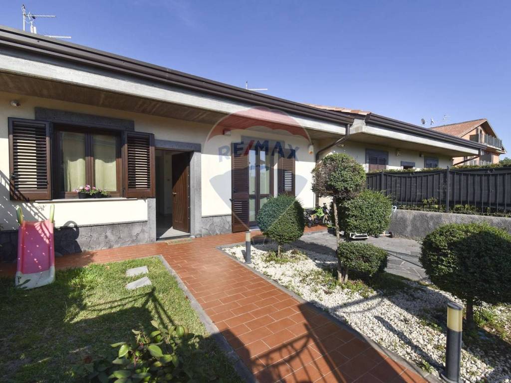 Vendita Villa a schiera in via dei Tulipani 27 San Pietro Clarenza ...