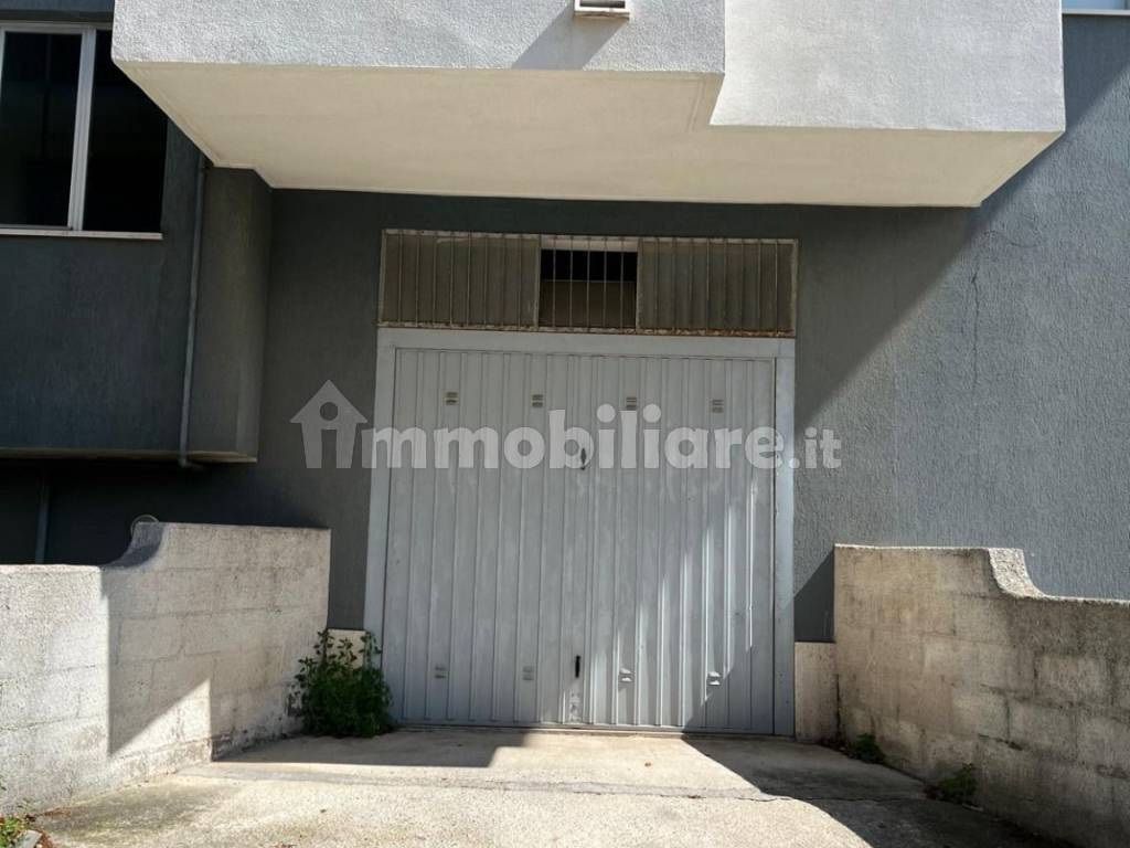 Garage - Box via Taro, Montesilvano, Rif. 120425610 - Immobiliare.it