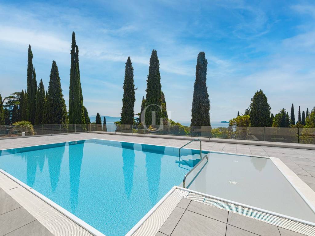 Vendita Appartamento Gardone Riviera. Trilocale in Vittoriale 9. Ottimo ...