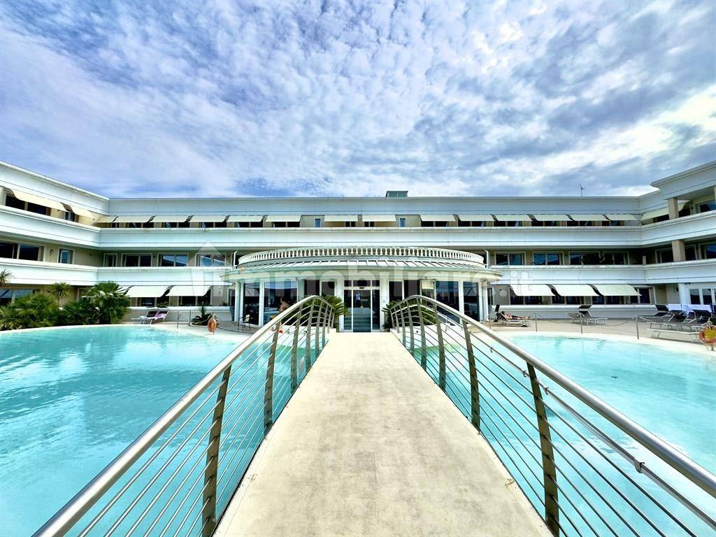 Vendita Appartamento Desenzano del Garda. Bilocale in viale Francesco Agello 130. Buono stato ...