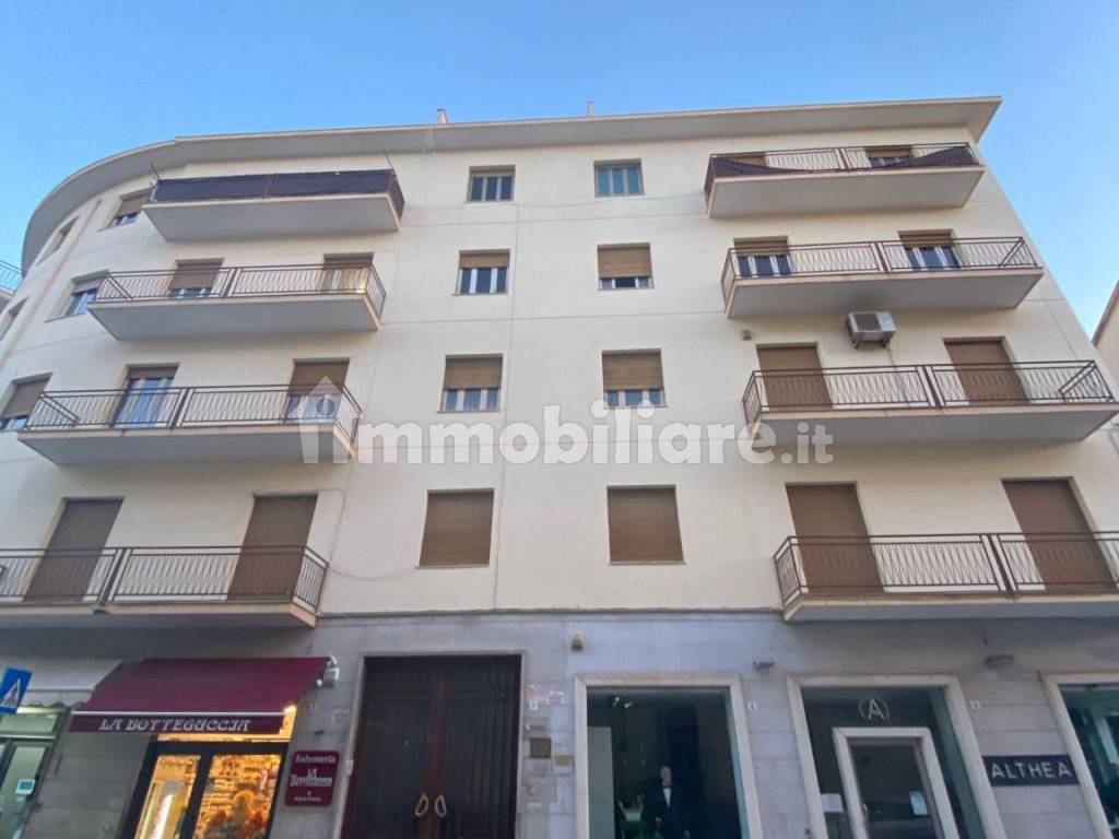 Affitto Attico in via Calabria 7 Caltanissetta. Buono stato, con terrazza, rif. 120436866