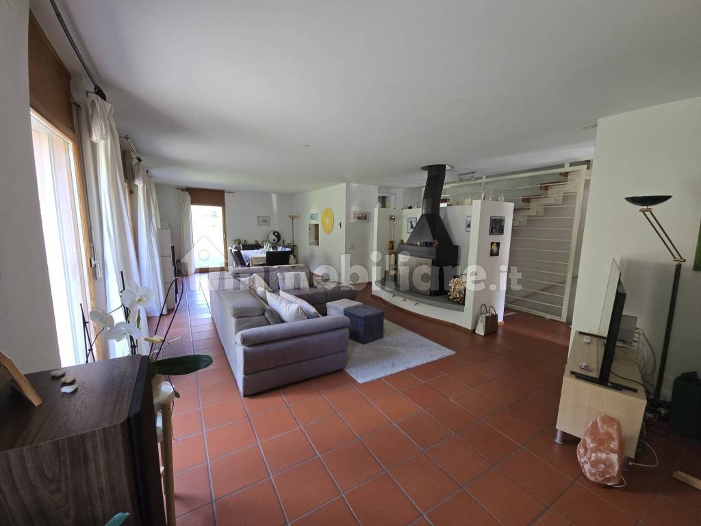 Vendita Villa unifamiliare Maggia. Ottimo stato, posto auto, con ...