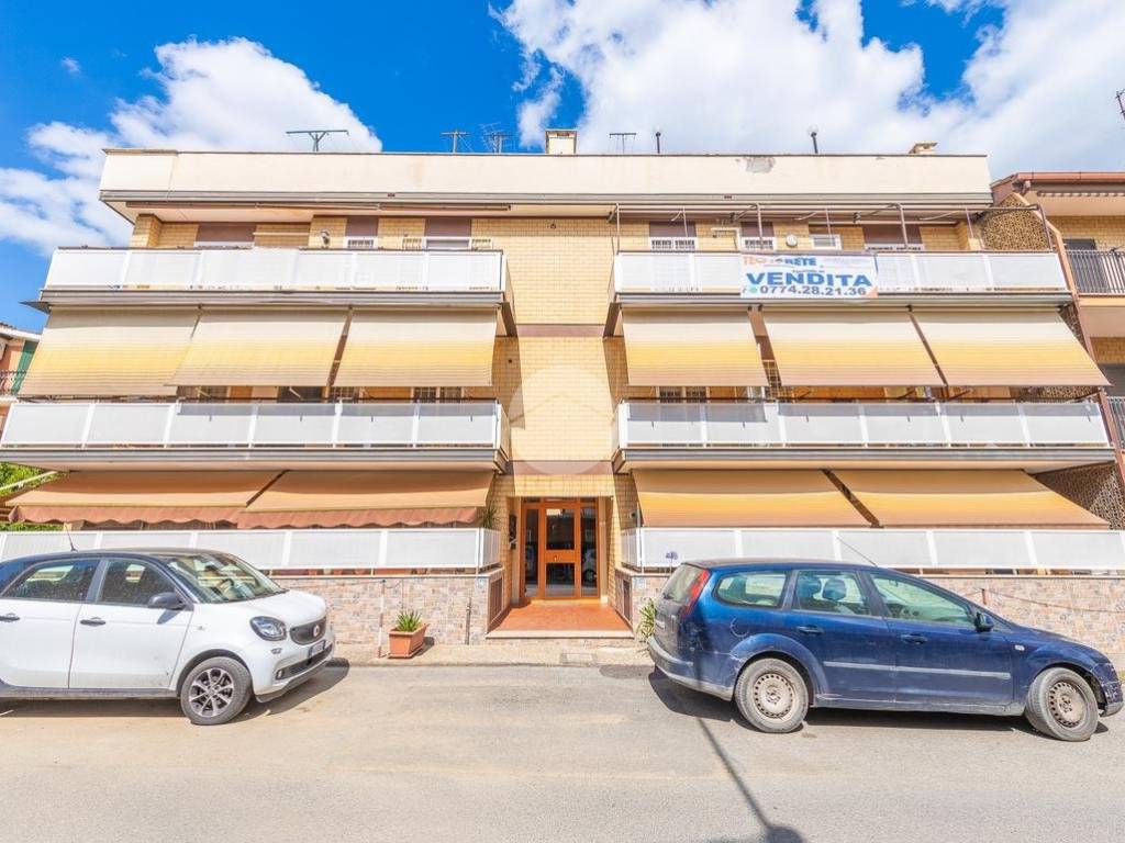 Vendita Appartamento Tivoli. Trilocale in via Lago D'orta 5. Buono ...