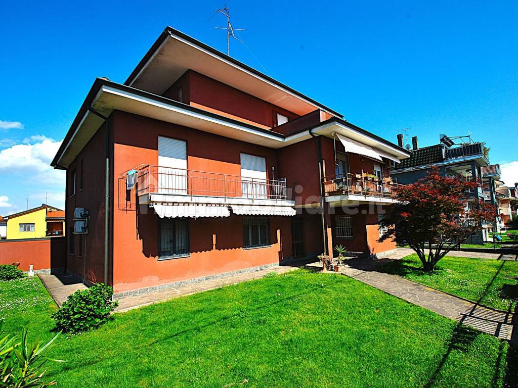 Vendita Appartamento Cisliano. Quadrilocale in via Giuseppe Garibaldi 8 ...