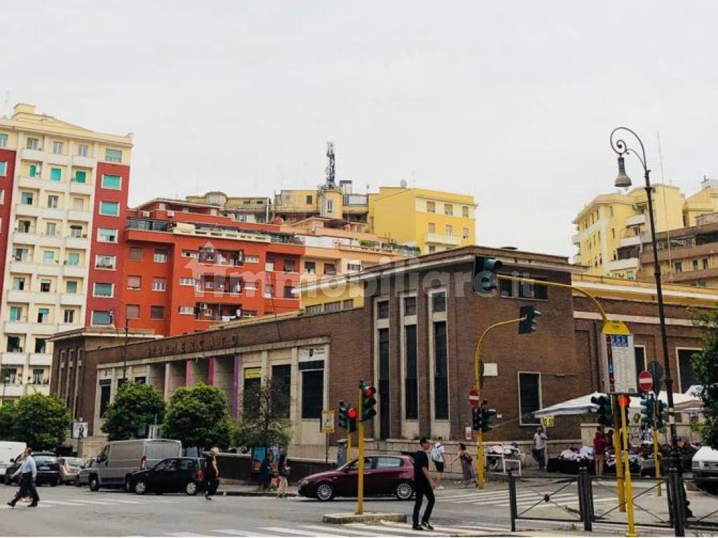 Vendita Appartamento Roma. Trilocale in via Catania 80. Buono stato ...