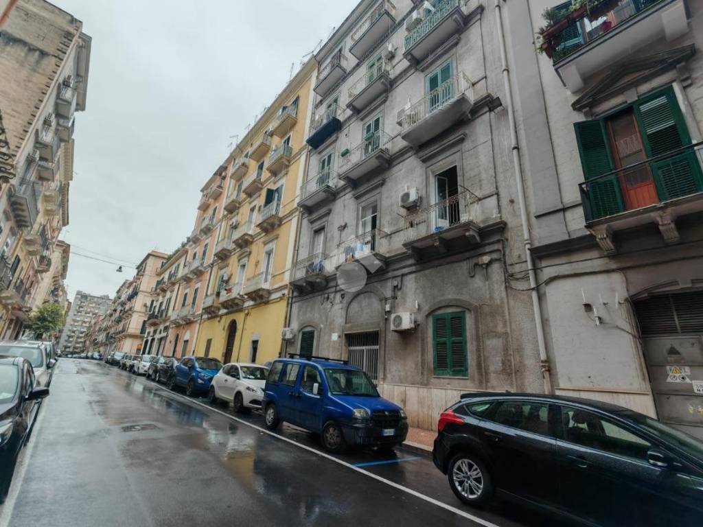 Vendita Appartamento Taranto. Trilocale in via Duca di Genova 49. Buono ...