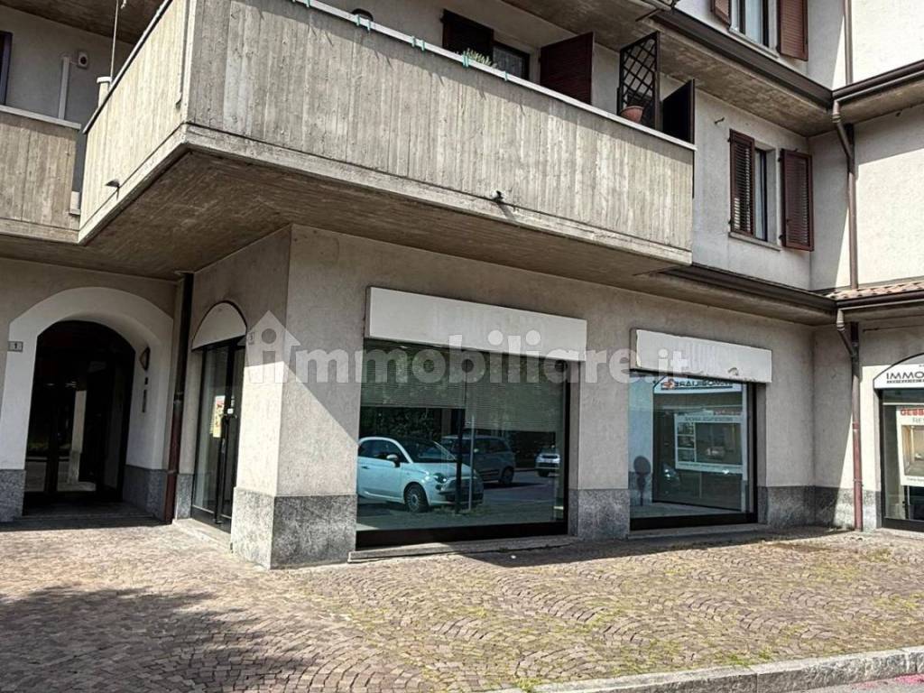 Negozio di frutta e verdura via della Filanda 3, Pessano con Bornago ...