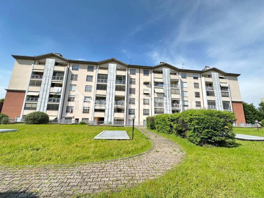 Vendita Appartamento Pioltello. Trilocale in piazza Schuster 15. Buono ...