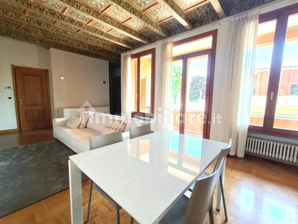 Affitto Appartamento Verona. Quadrilocale, Buono stato, primo piano ...