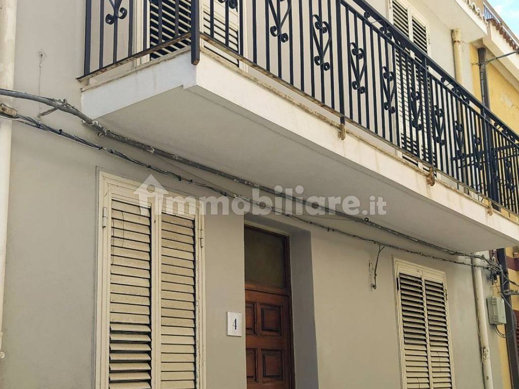 Affitto Terratetto unifamiliare in via Mirone 1 4 Roccalumera. Buono stato, con balcone ...