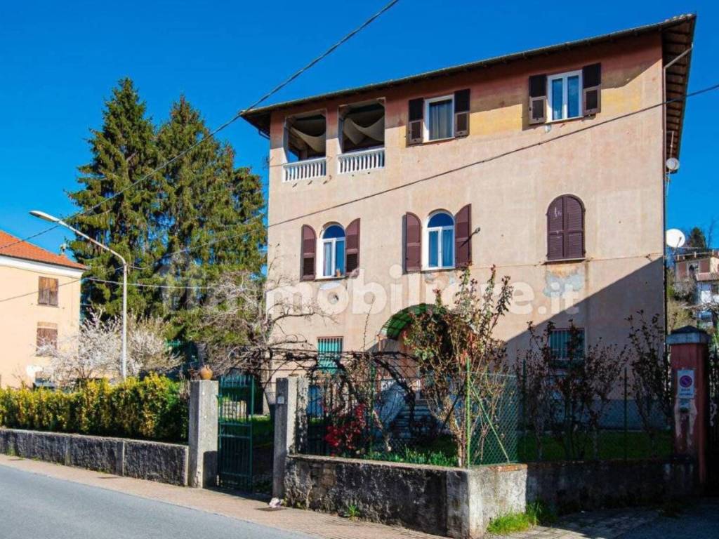 Vendita Appartamento in via Roma. Casella. Piano terra, posto auto, rif ...