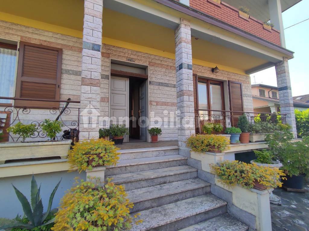 Vendita Villa unifamiliare in via 4 Novembre Capriano del Colle. Buono ...