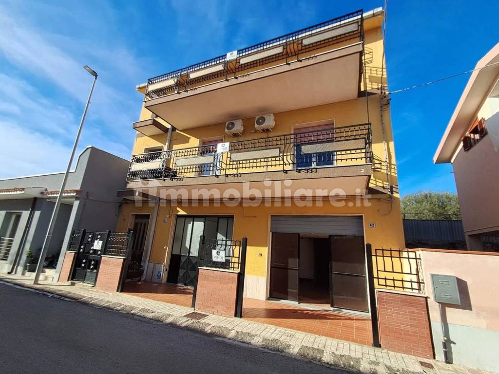 Vendita Appartamento in via Roma, 44. Cassaro. Buono stato, con ...