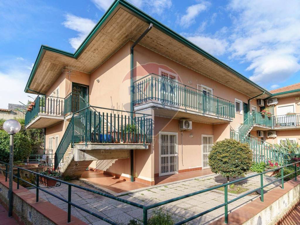 Vendita Appartamento San Pietro Clarenza. Trilocale in via Tommaso ...