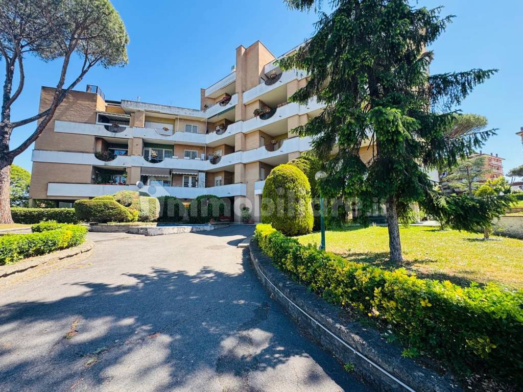 Vendita Appartamento Roma. Trilocale in via dei Carafa. Buono stato ...