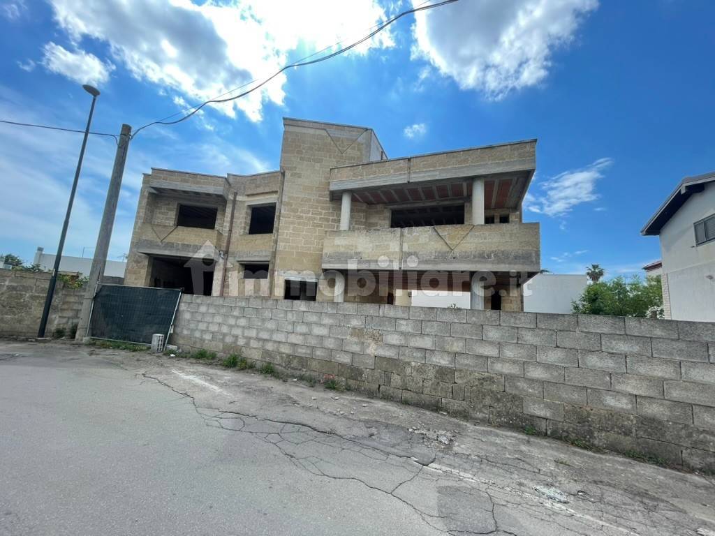 Vendita Terratetto unifamiliare in via Sele 5 Racale. Nuova, posto auto ...