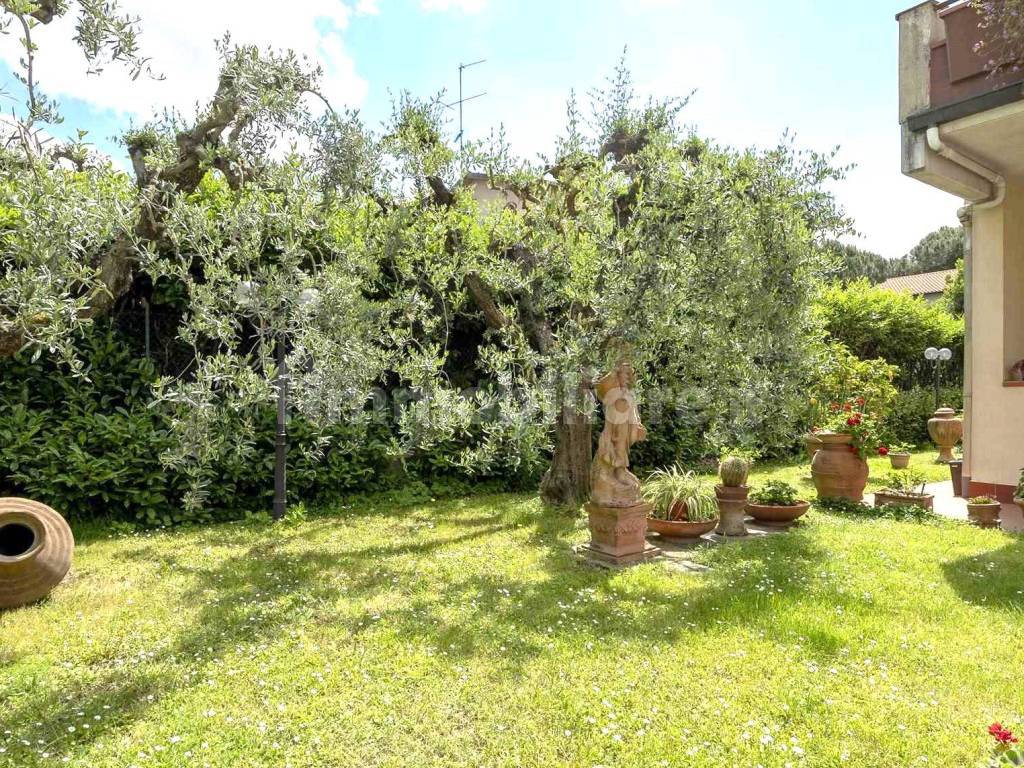 Vendita Villa unifamiliare in via Thomas Alva Edison Prato. Ottimo ...