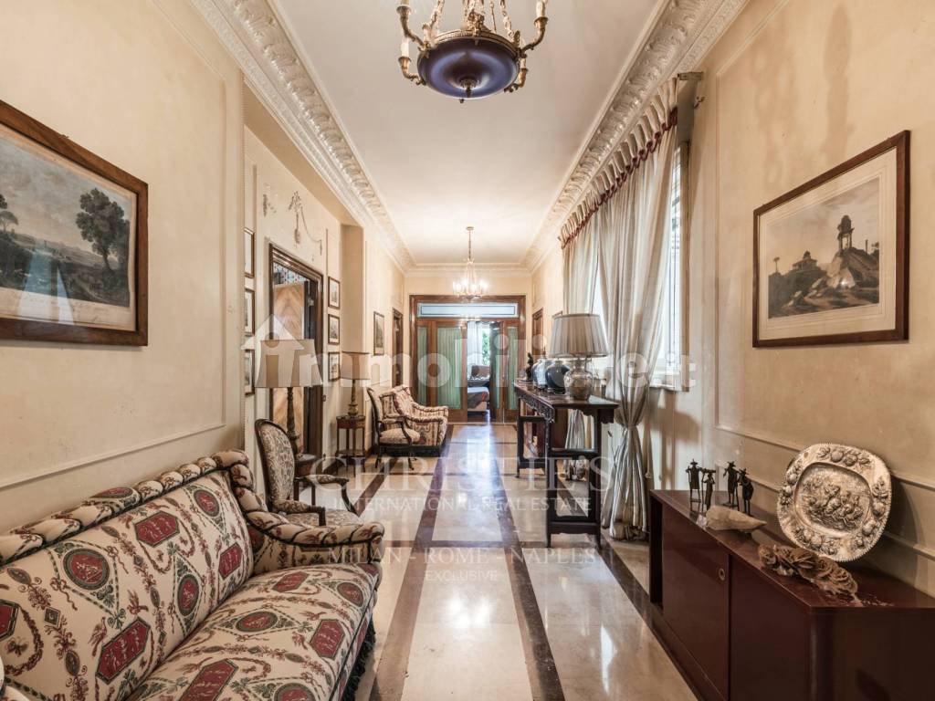 Vendita Appartamento in via Archimede. Roma. Da ristrutturare, secondo ...