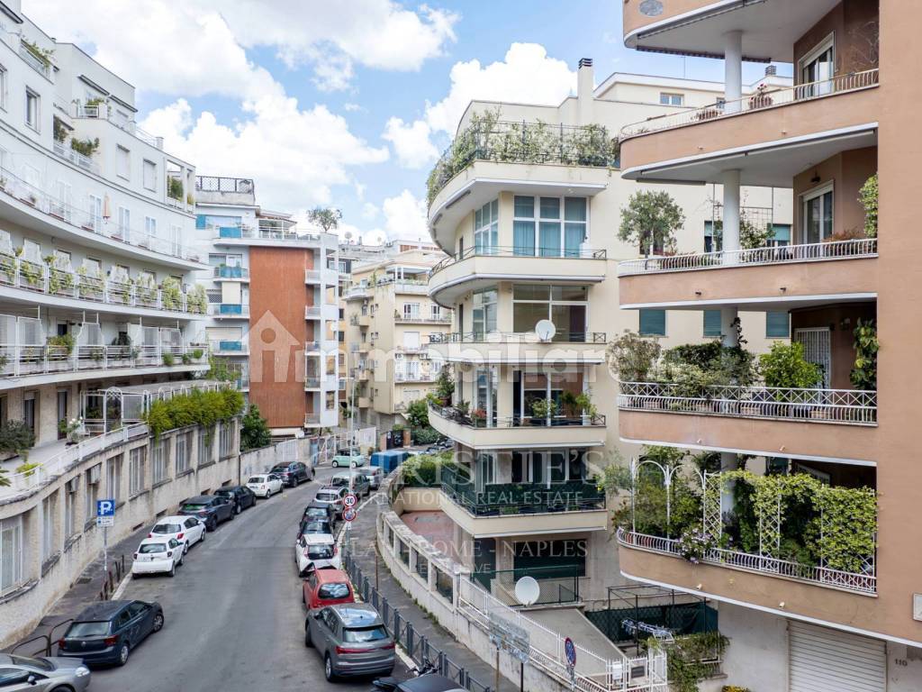 Vendita Appartamento in via Archimede. Roma. Da ristrutturare, secondo ...