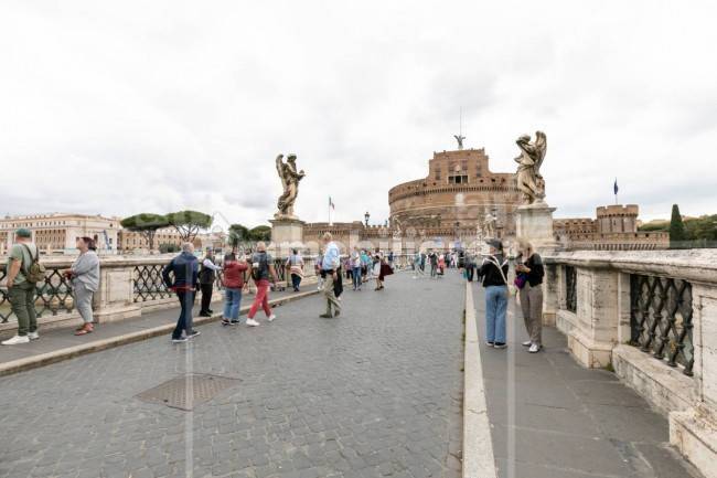 Vendita Appartamento Roma. Trilocale in via Paola. Ottimo stato ...
