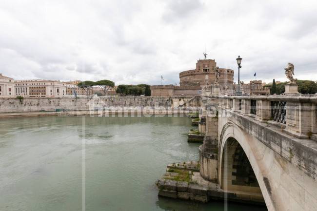 Vendita Appartamento Roma. Trilocale in via Paola. Ottimo stato ...