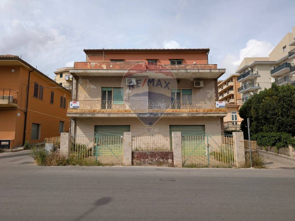 Vendita Villa unifamiliare in via risorgimento 145 Modica. Da ...