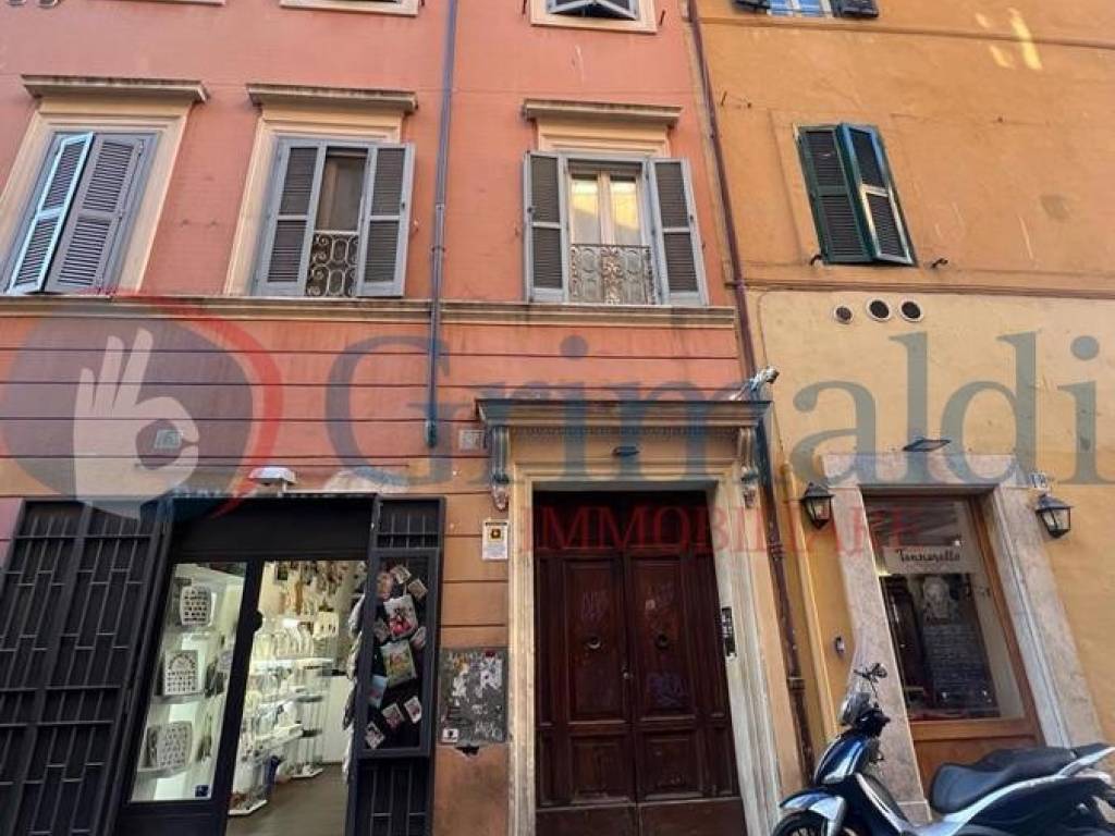 Vendita Appartamento Roma. Bilocale in via della scala. Ottimo stato ...