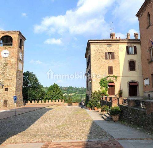 Palazzo - Edificio via Ghiarone, Castelvetro di Modena, Rif. 120576676 ...