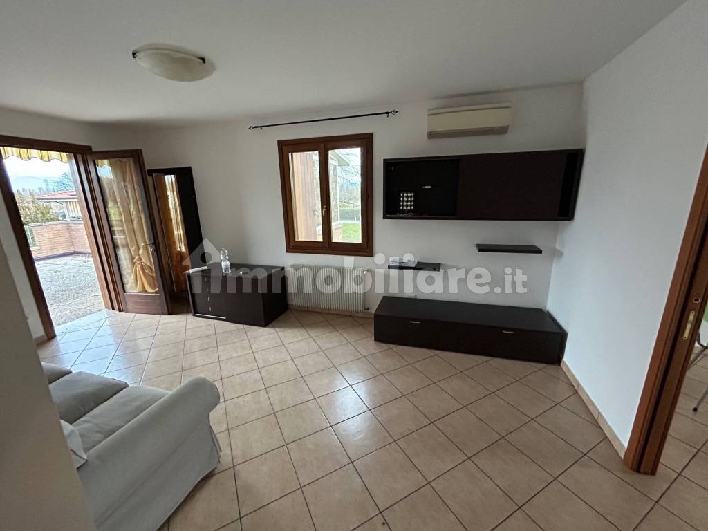 Affitto Appartamento Zoppola. Quadrilocale, Buono stato, primo piano ...