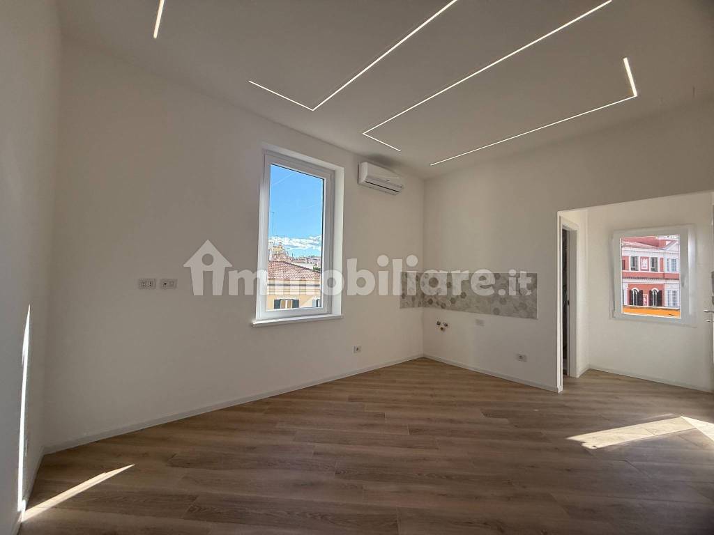 Vendita Attico in via Catania Roma. Ottimo stato, con terrazza, rif ...