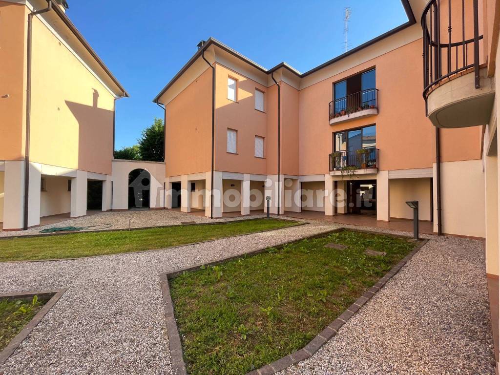 Vendita Appartamento San Felice sul Panaro. Trilocale in via Ciro ...