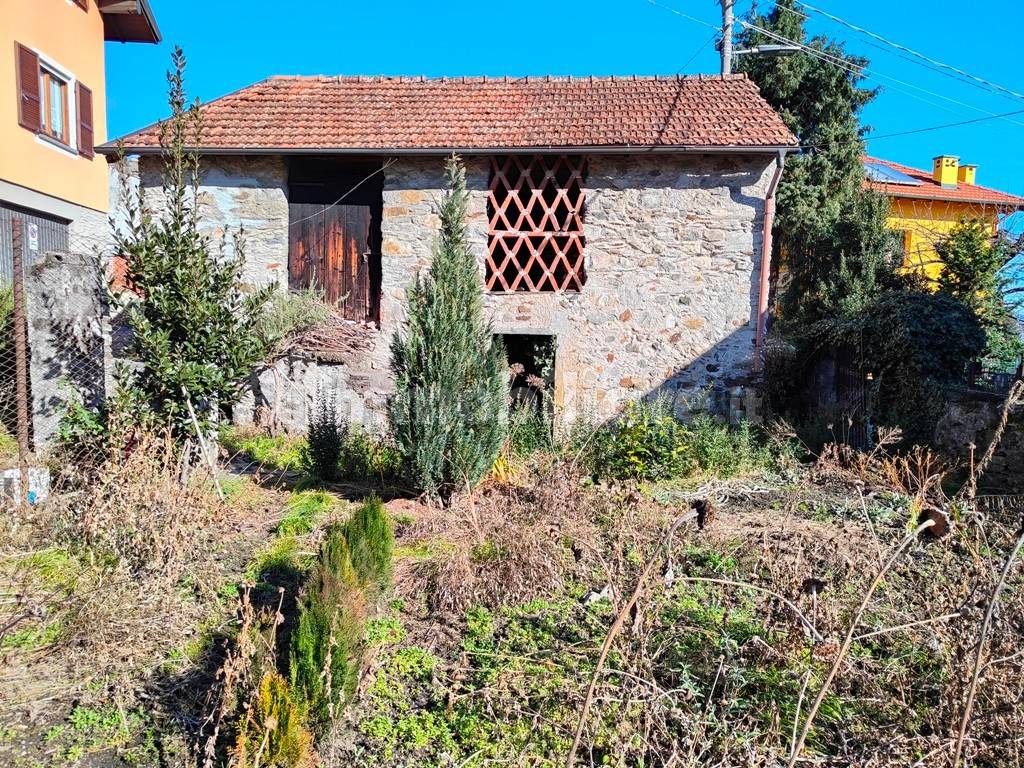Vendita Rustico in via Tarcisio Sartoris Casale Corte Cerro. Da ...