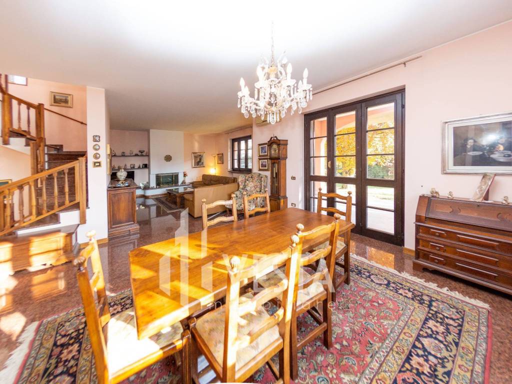 Vendita Villa unifamiliare in via Thomas Alva Edison Osnago. Buono ...