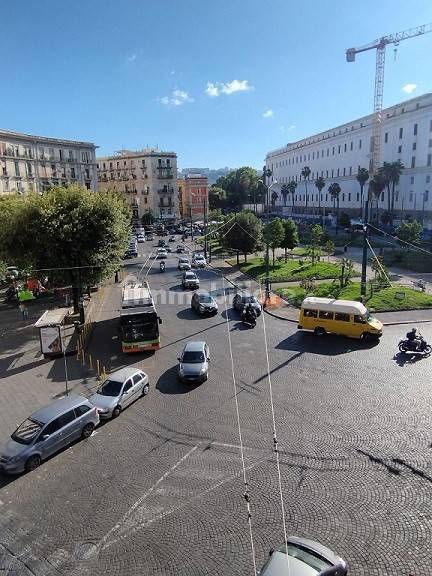 Affitto Appartamento Napoli. Trilocale in piazza Carlo III. Buono stato ...