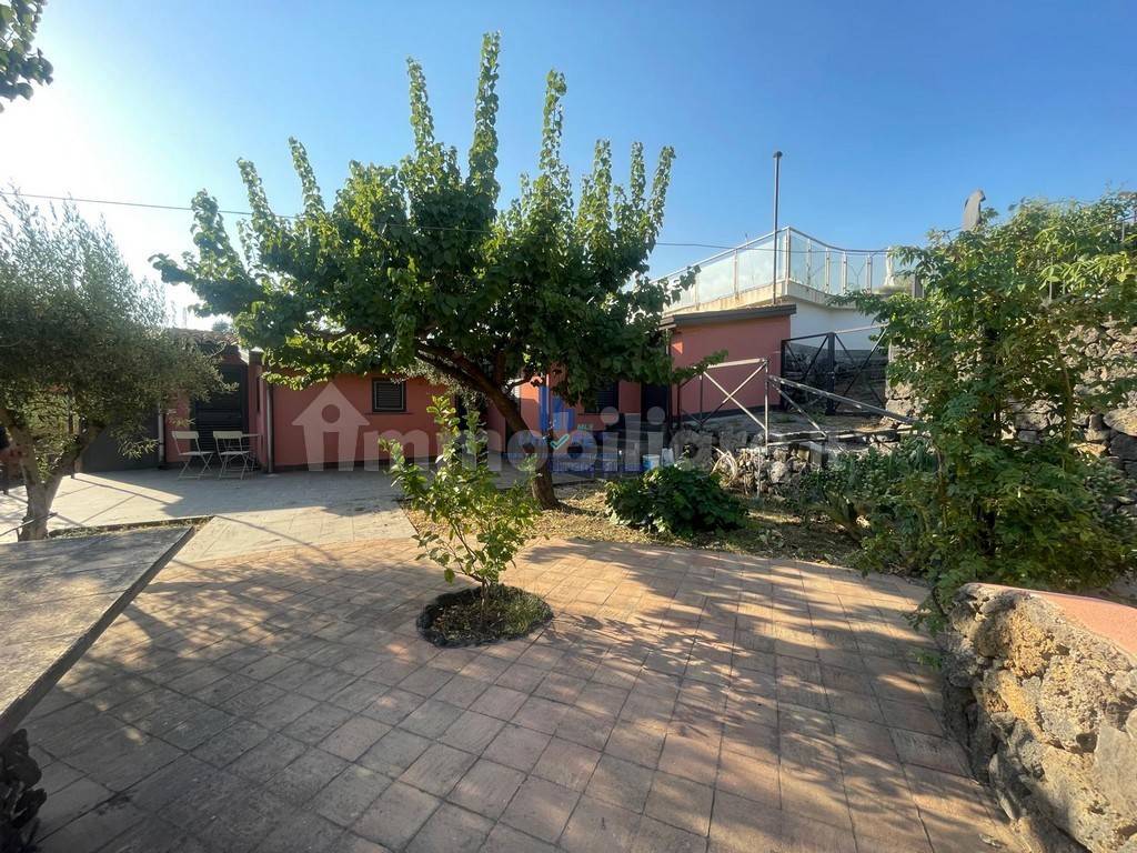 Affitto Appartamento San Pietro Clarenza. Monolocale in via Roma. Buono ...