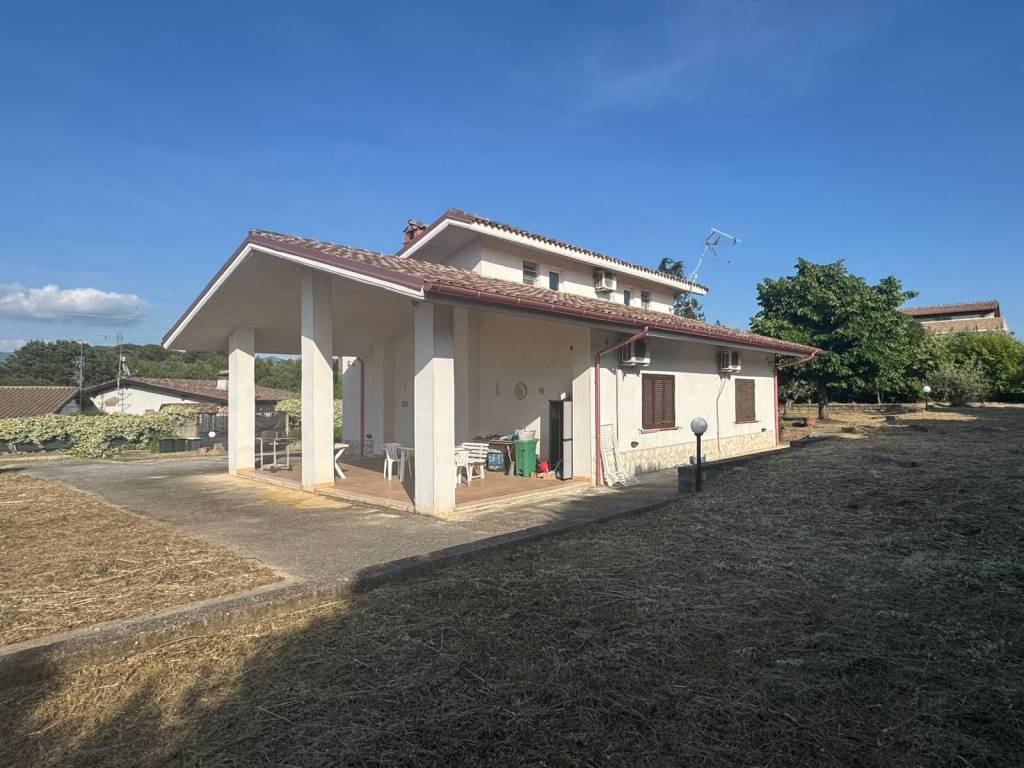 Vendita Villa unifamiliare in via Colle Mozzo 1 Zagarolo. Ottimo stato ...