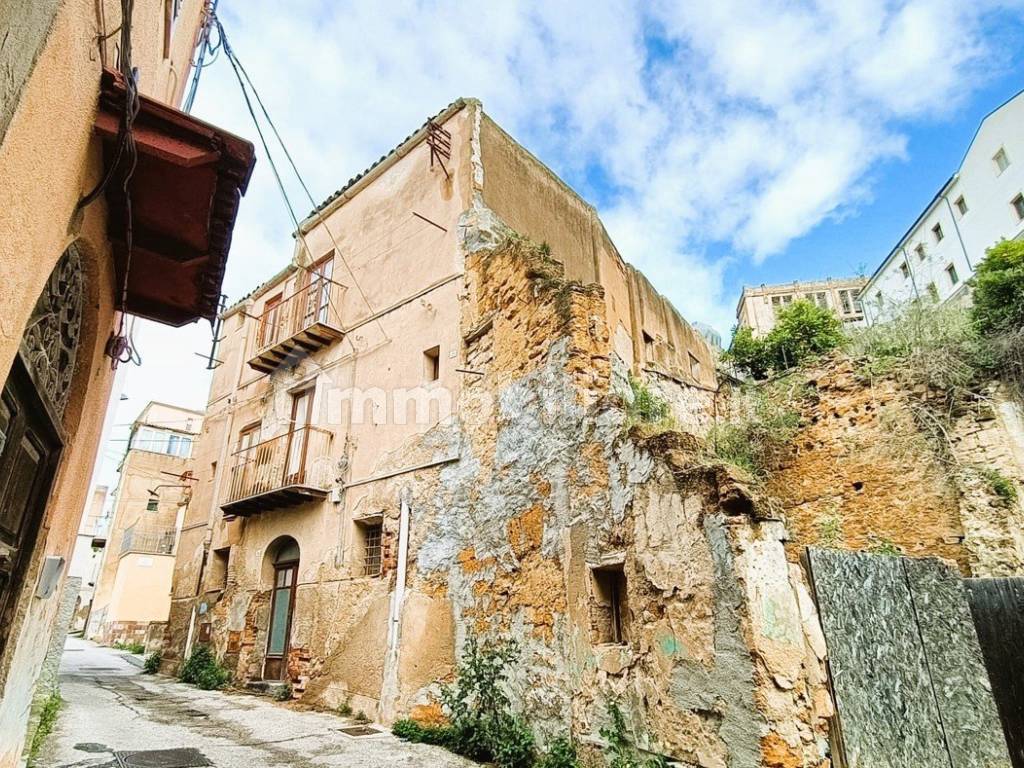 Palazzo - Edificio via Marsala, 14, Agrigento, Rif. 120674508 ...