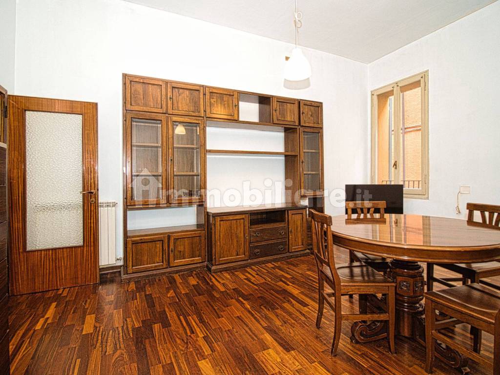 Vendita Appartamento Modena. Trilocale in via Ganaceto 39. Buono stato ...