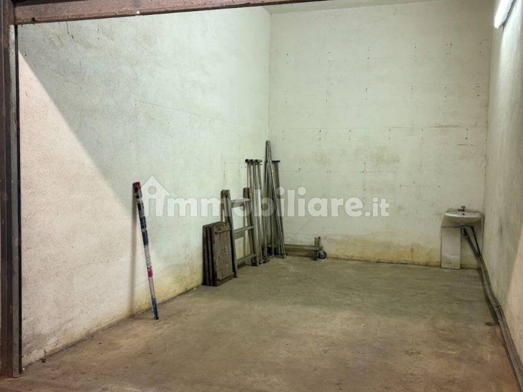 Garage - Box largo Bastia, Roma, Rif. 120683896 - Immobiliare.it